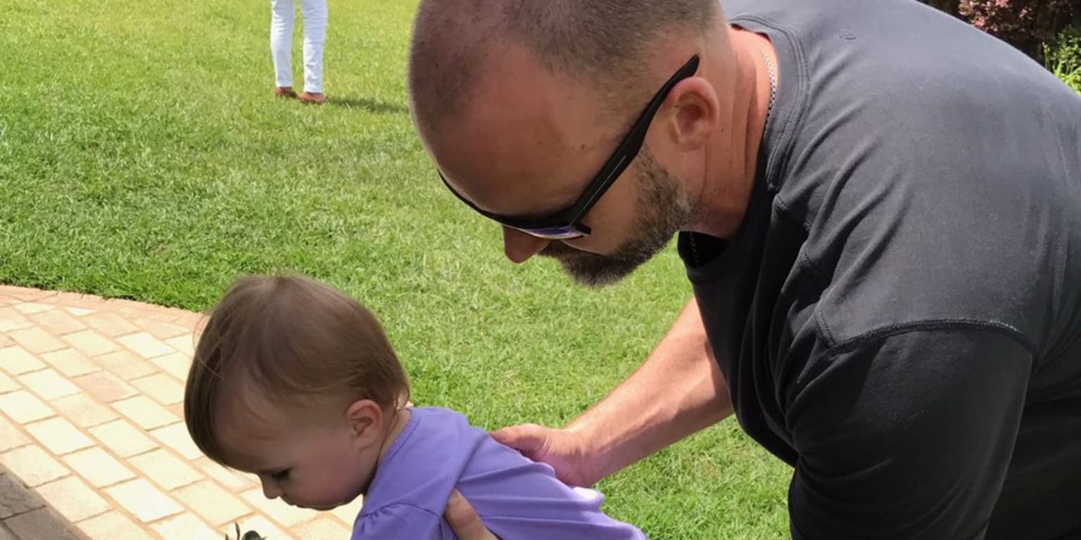 David Ross found some time in his busy schedule to hunt for Easter eggs ...