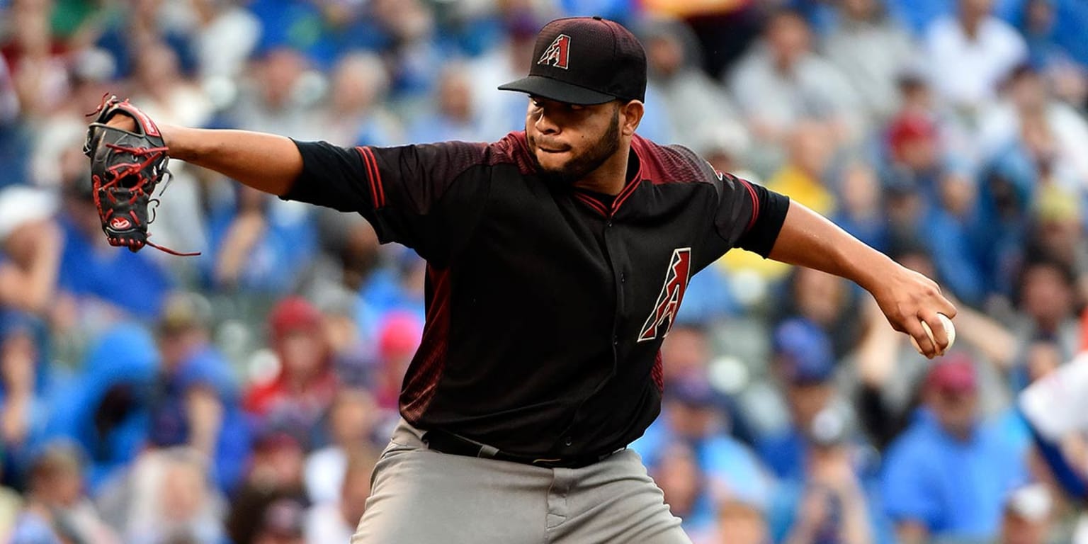 Edwin Escobar moved into D-backs' bullpen