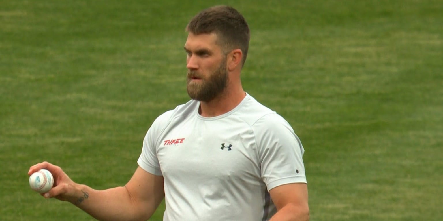 Bryce Harper plays catch at Citizens Bank Park