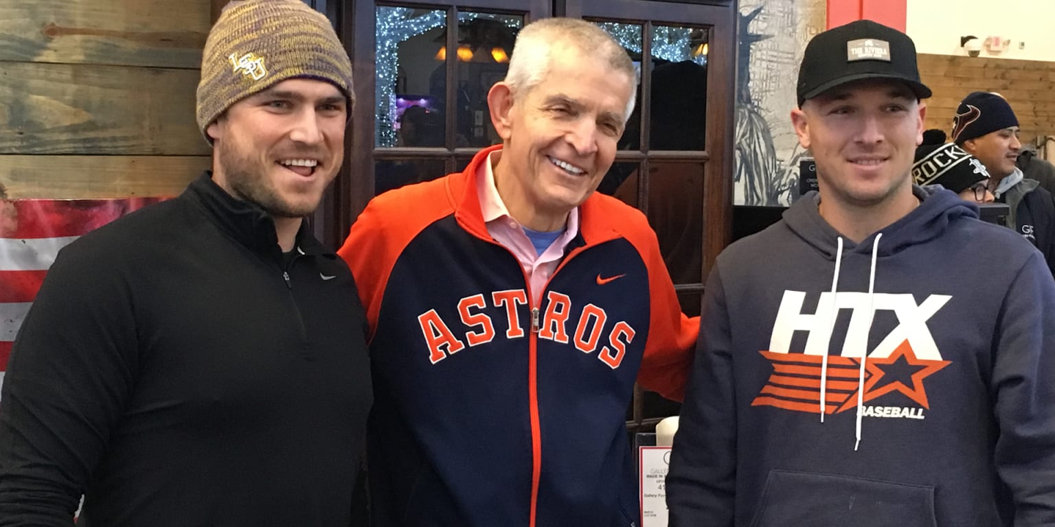 Alex Bregman, Max Stassi hand out turkeys
