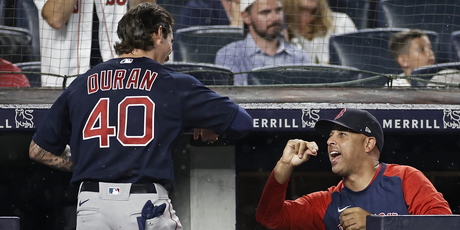 Jarren Duran gets first hit in MLB debut