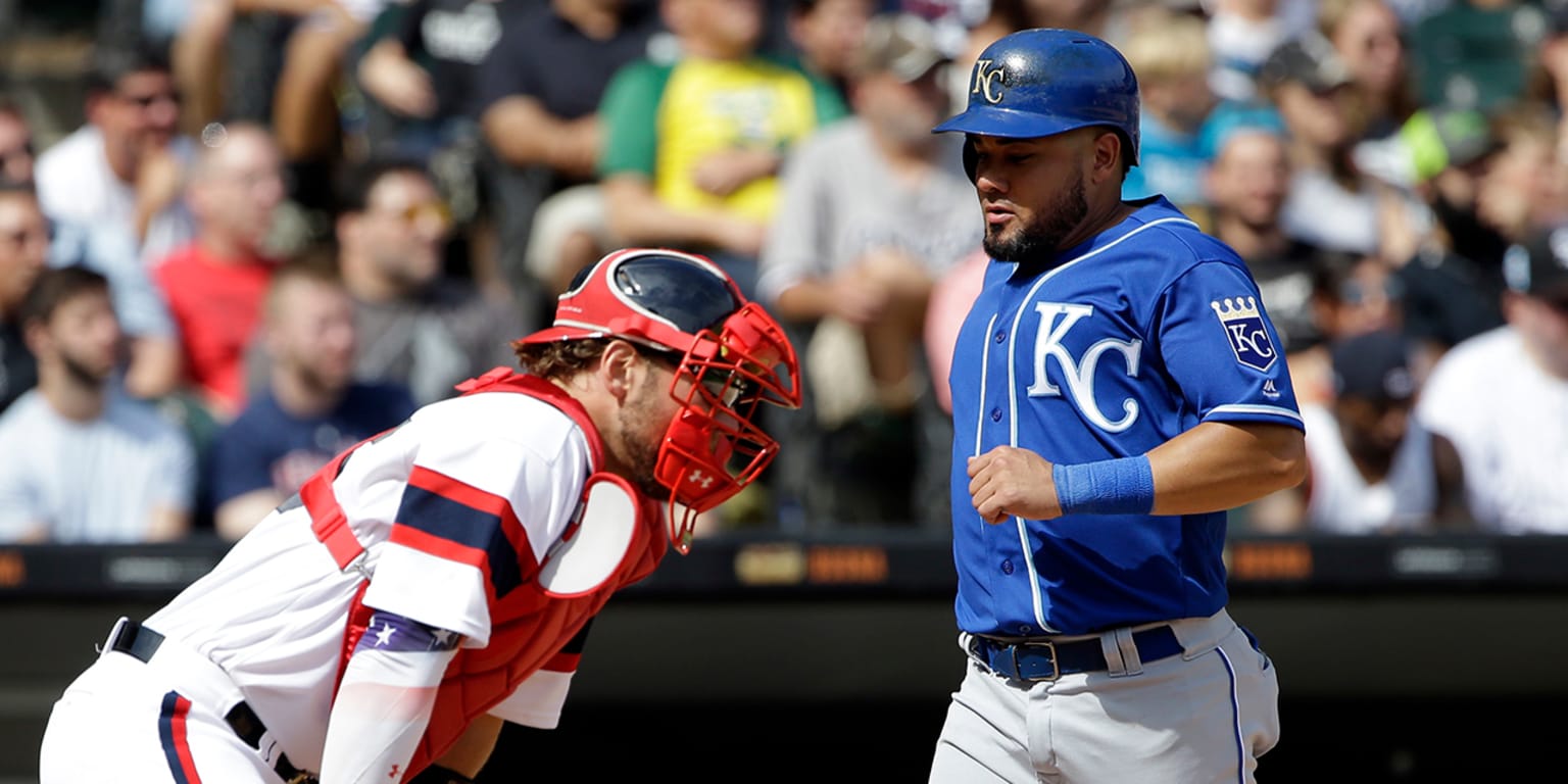 Royals score 14 against White Sox in finale