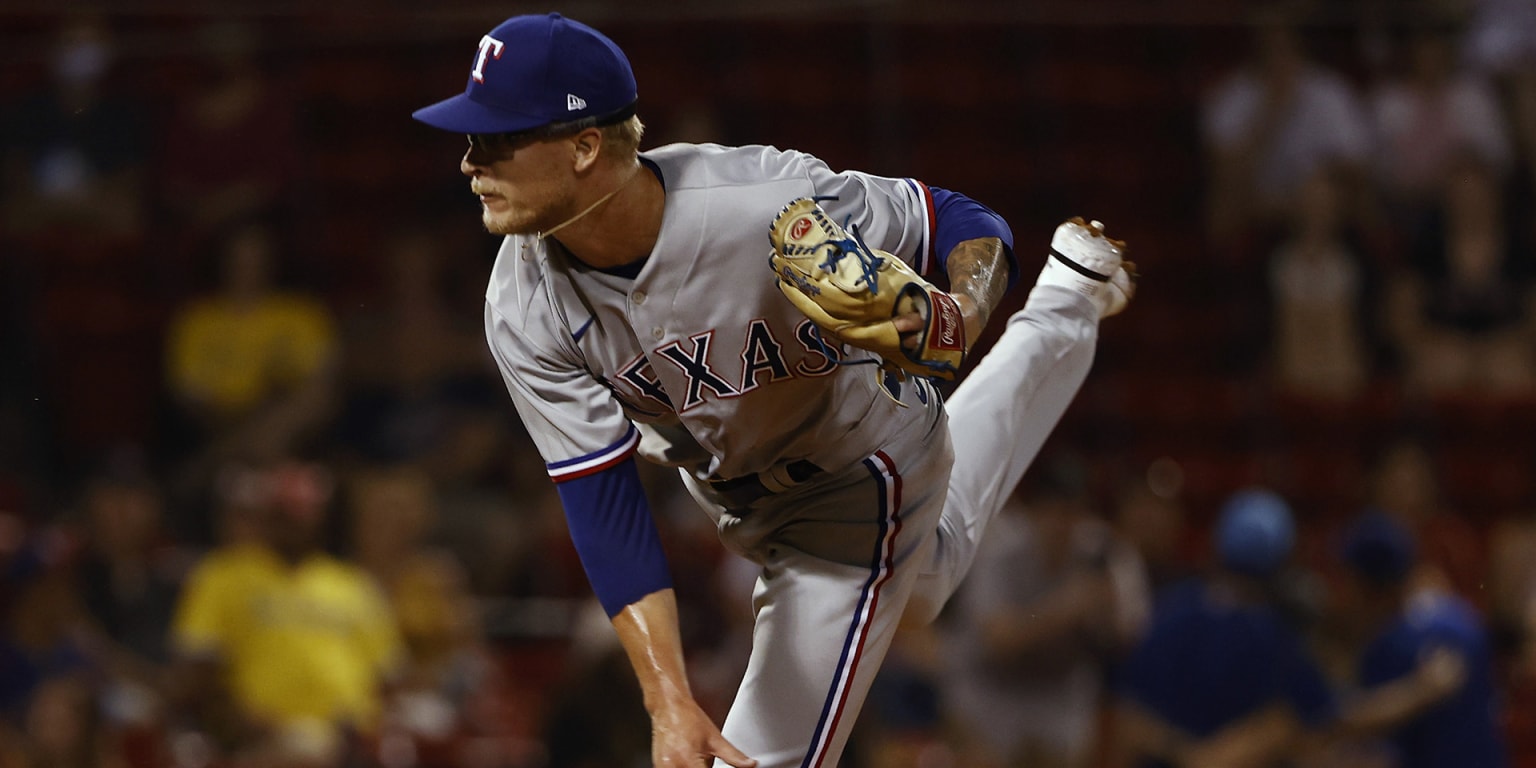 Rangers non-tender pitcher Nick Snyder