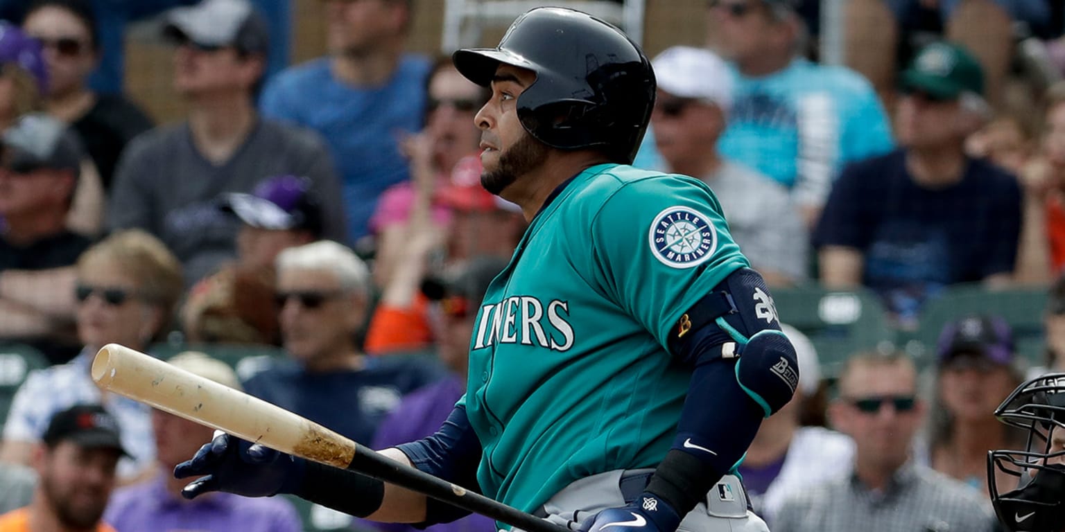 Mariners Nelson Cruz has right quad strain
