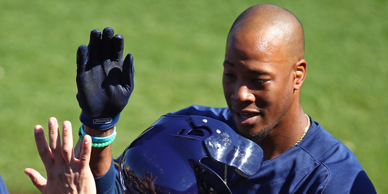 Brewers' Keon Broxton homers in Ohtani's debut