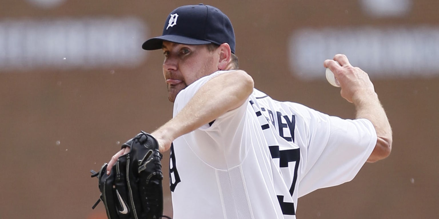 Tigers' Mike Pelfrey working to improve sinker