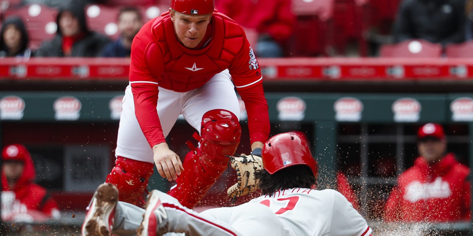 Reds to keep Stuart Turner as third catcher