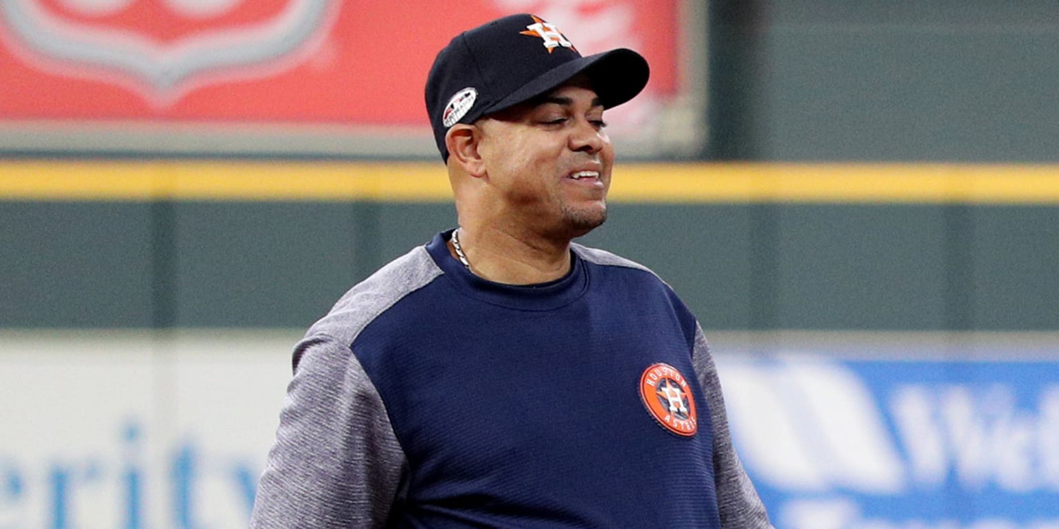 Para Alex Cintrón, dirigir en el béisbol invernal de Puerto Rico es un ...