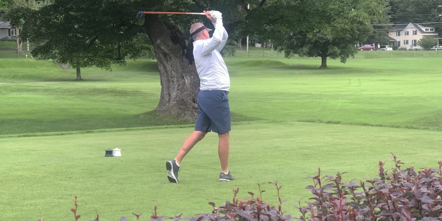 Baseball legends play golf in Cooperstown
