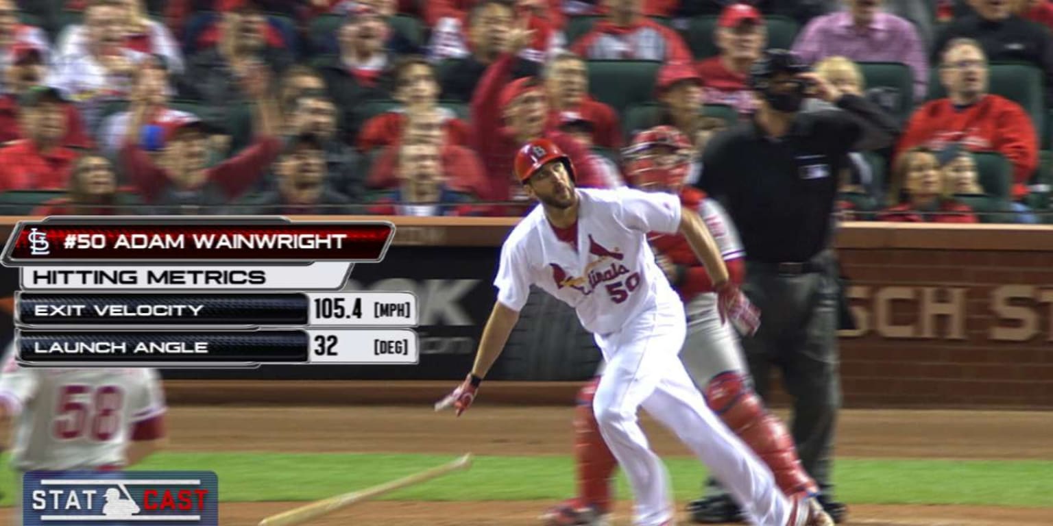 Adam Wainwright shows off crazy pitcher power with second-deck home run ...
