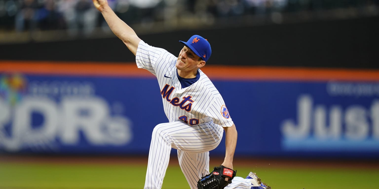 Chris Bassitt umpire Chad Fairchild comparten bonito momento