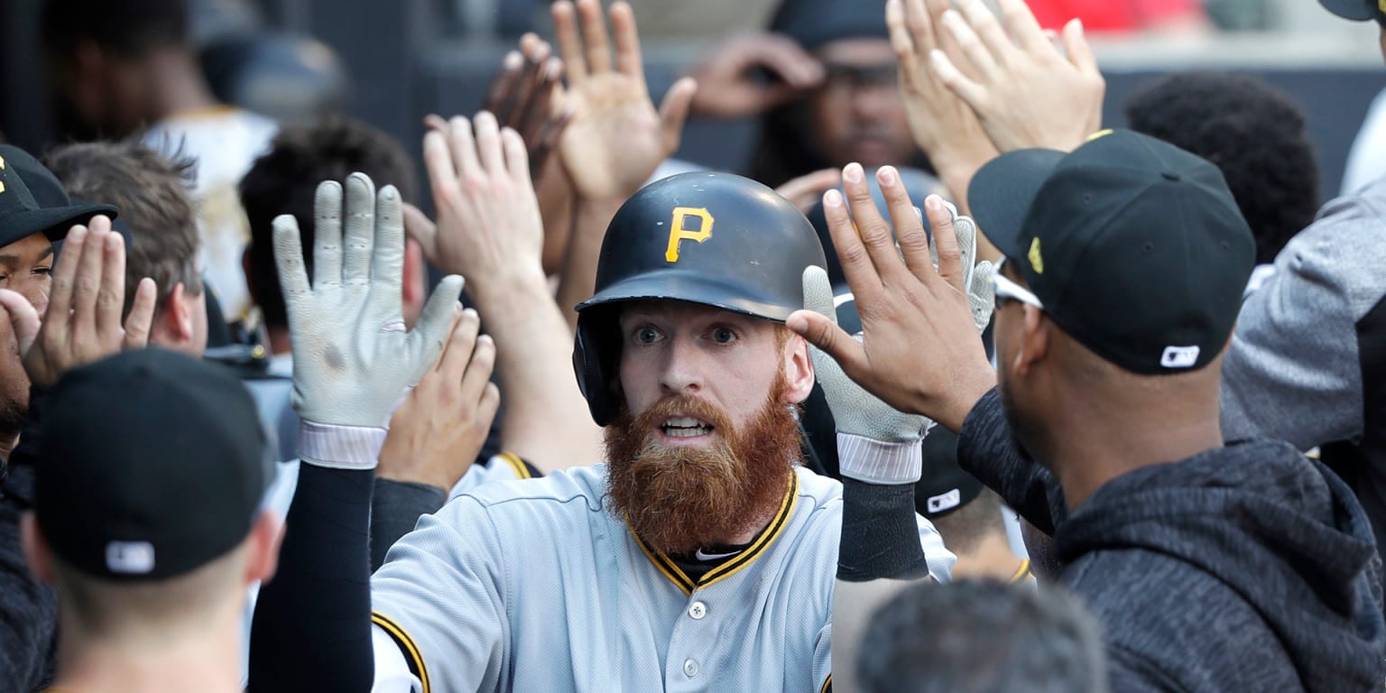 Colin Moran's homer caps 4-run 9th in win