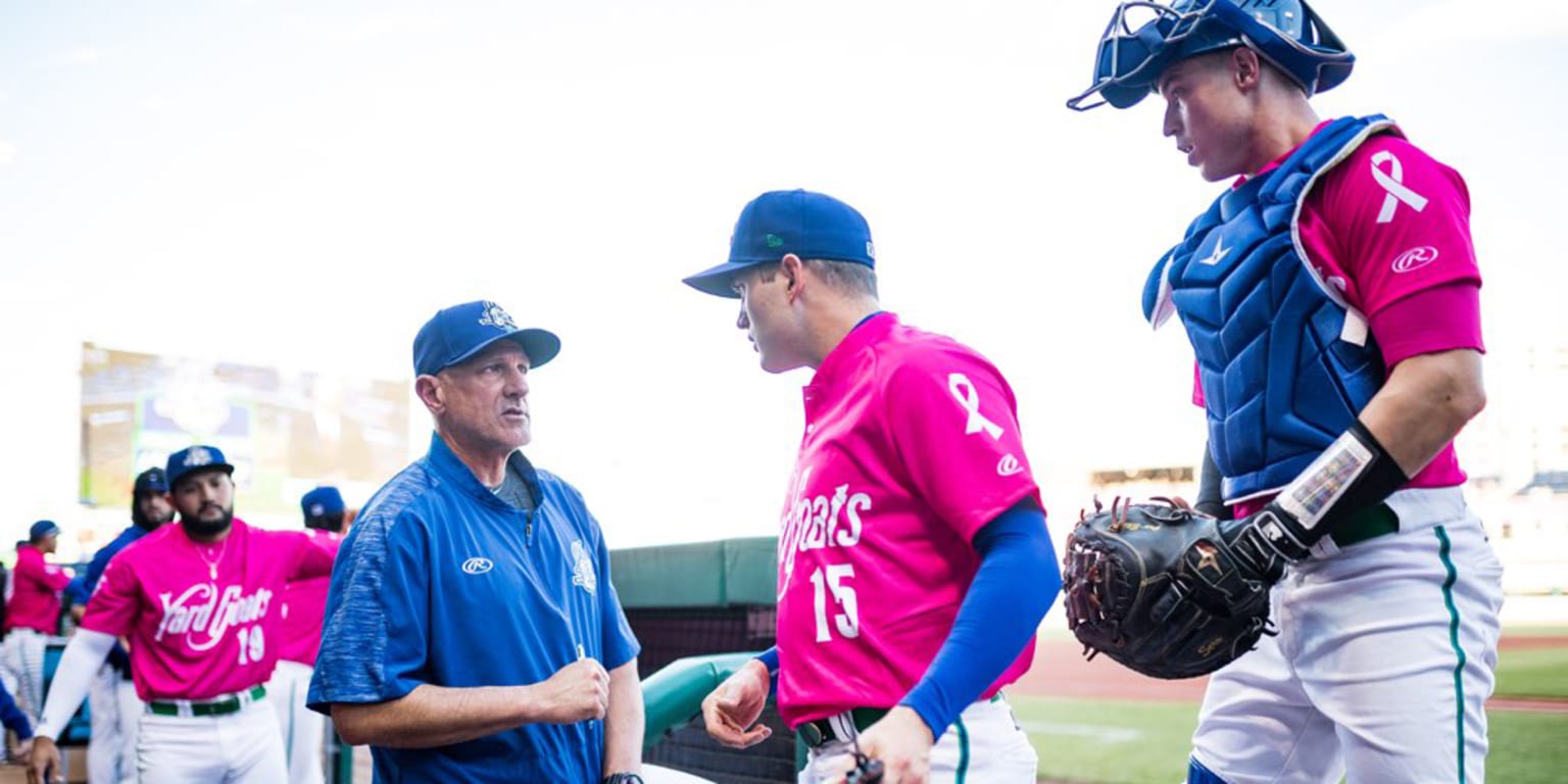 Steve Merriman helps Rockies' pitchers with tech