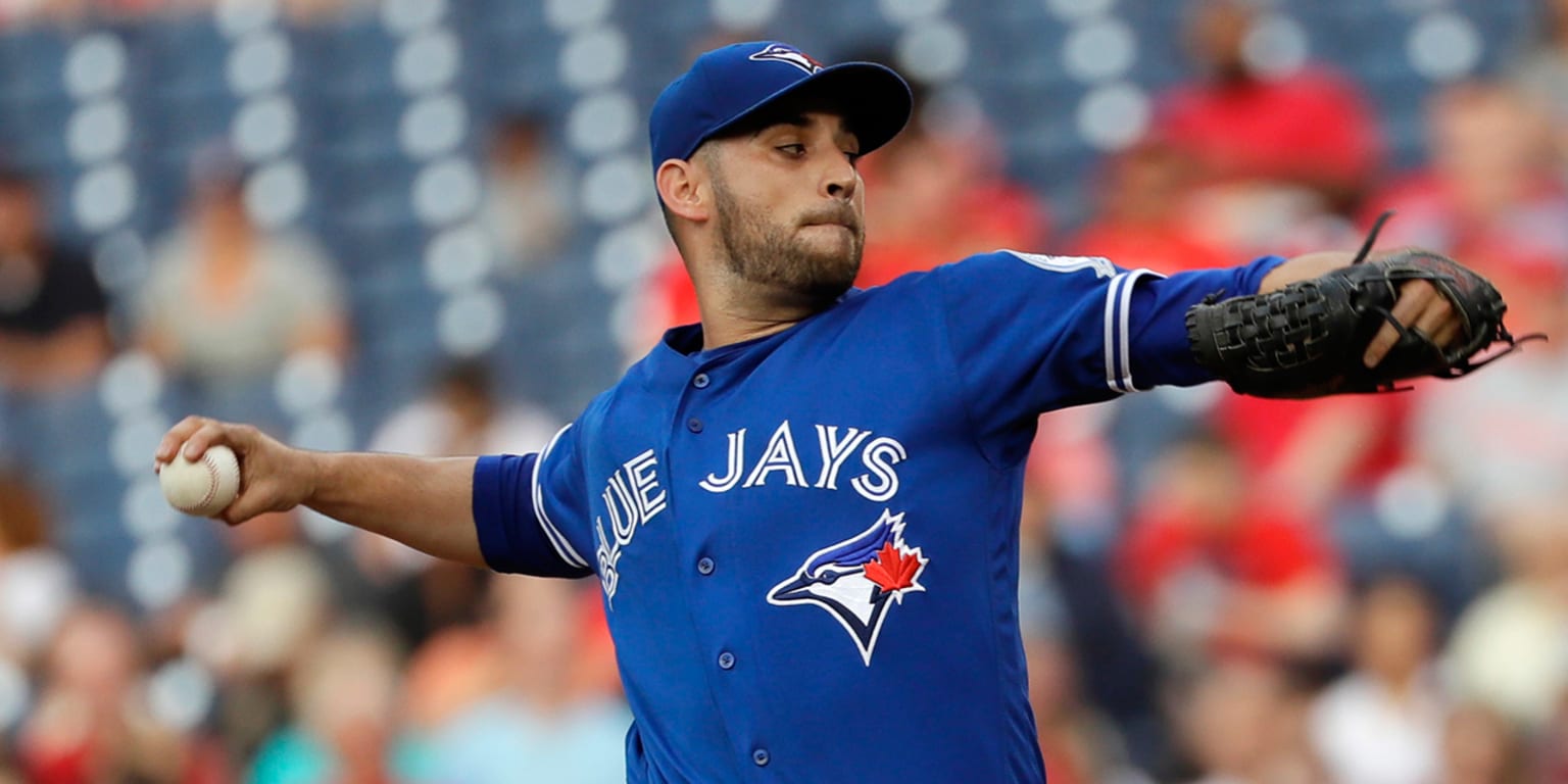 Marco Estrada, Blue Jays beat Phillies
