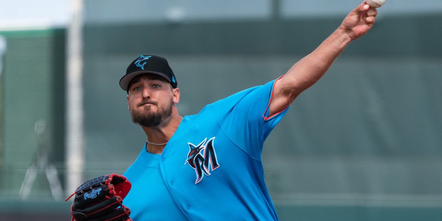 Caleb Smith looks to make Marlins' rotation