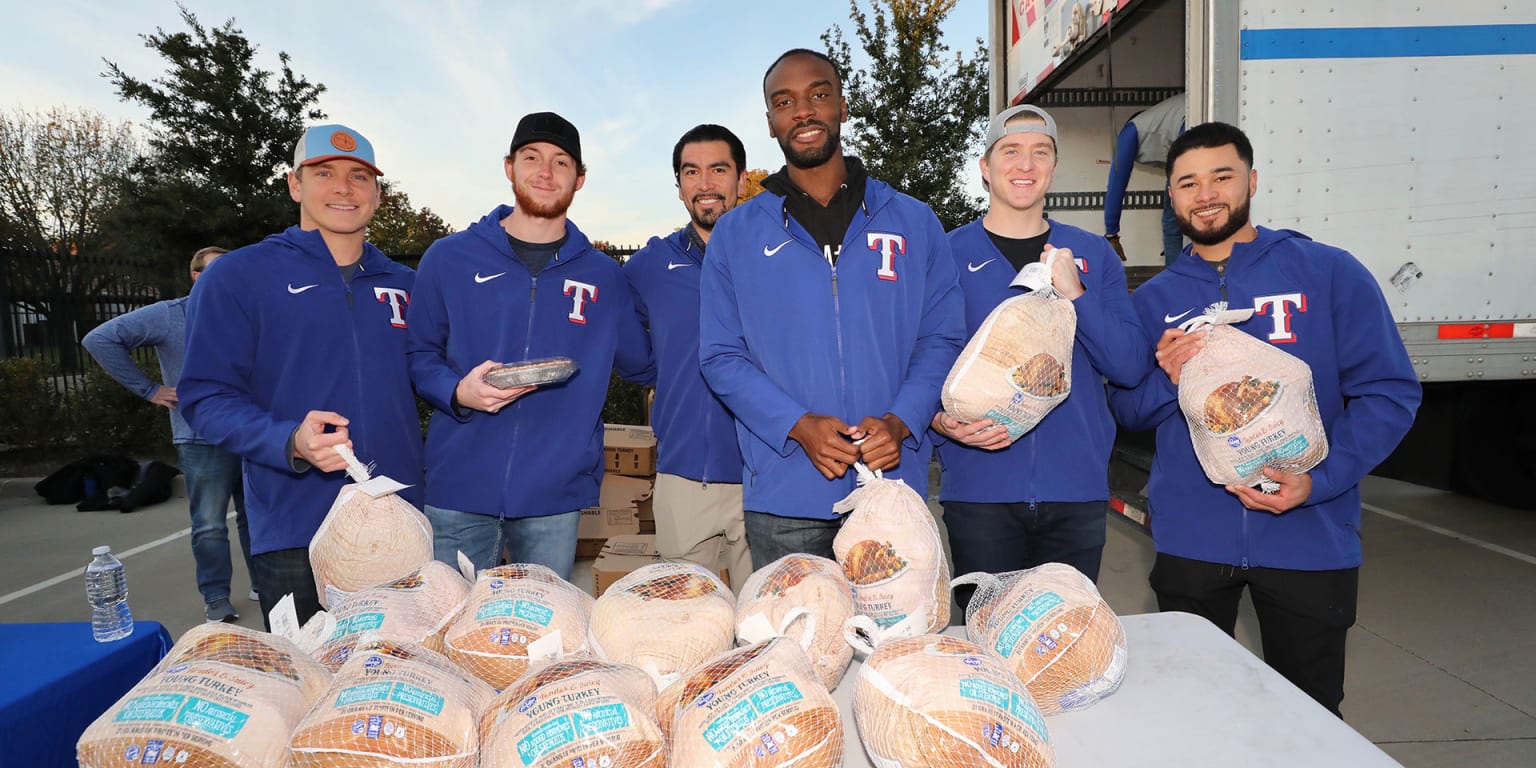 Taylor Hearn, Rangers give back at Thanksgiving