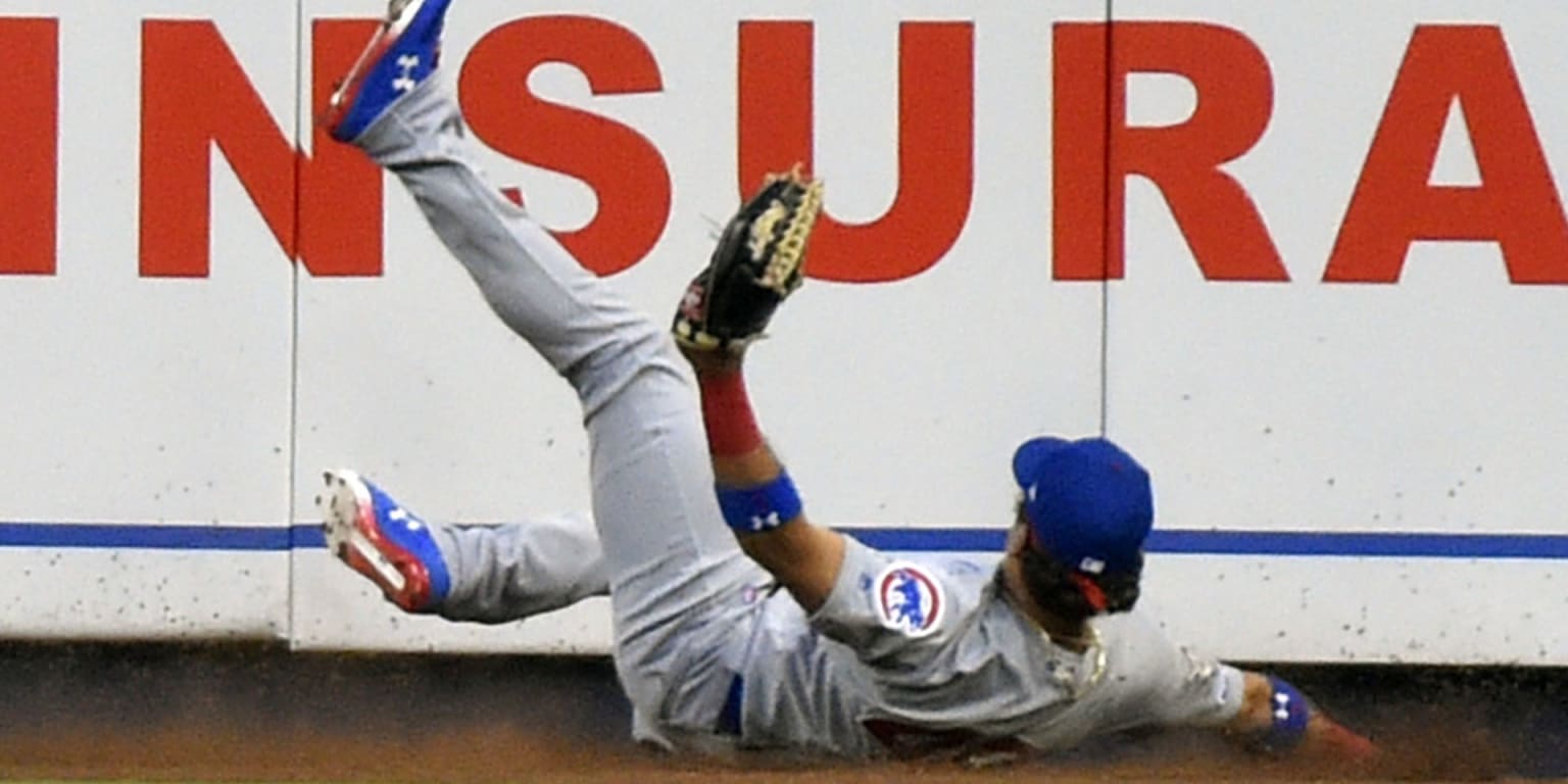 Albert Almora Jr. makes incredible sliding catch