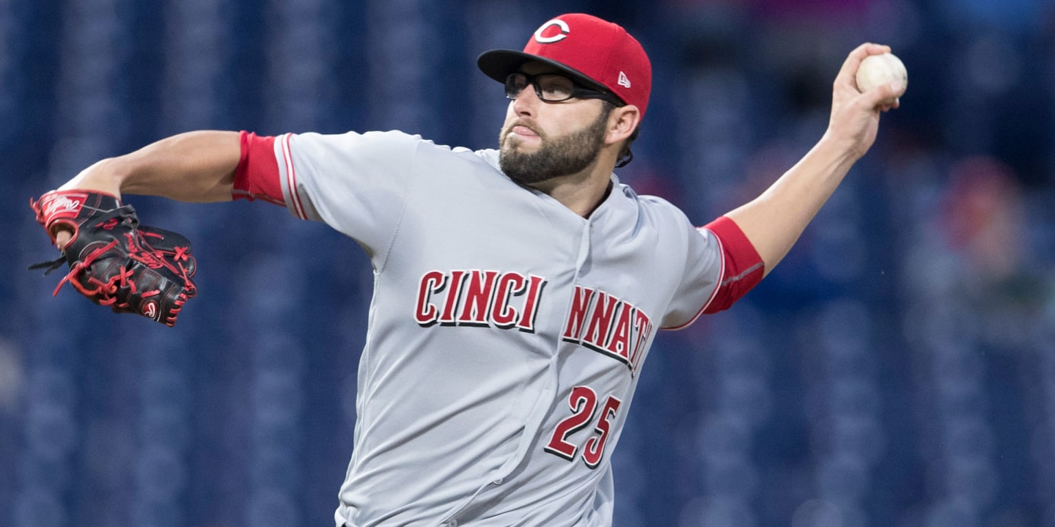 Reds call up lefty Cody Reed