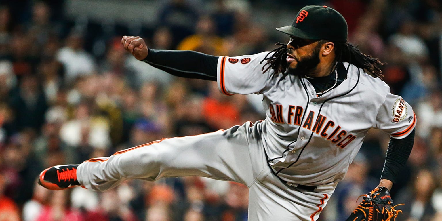 Cueto battles Alexei Ramirez in complete game