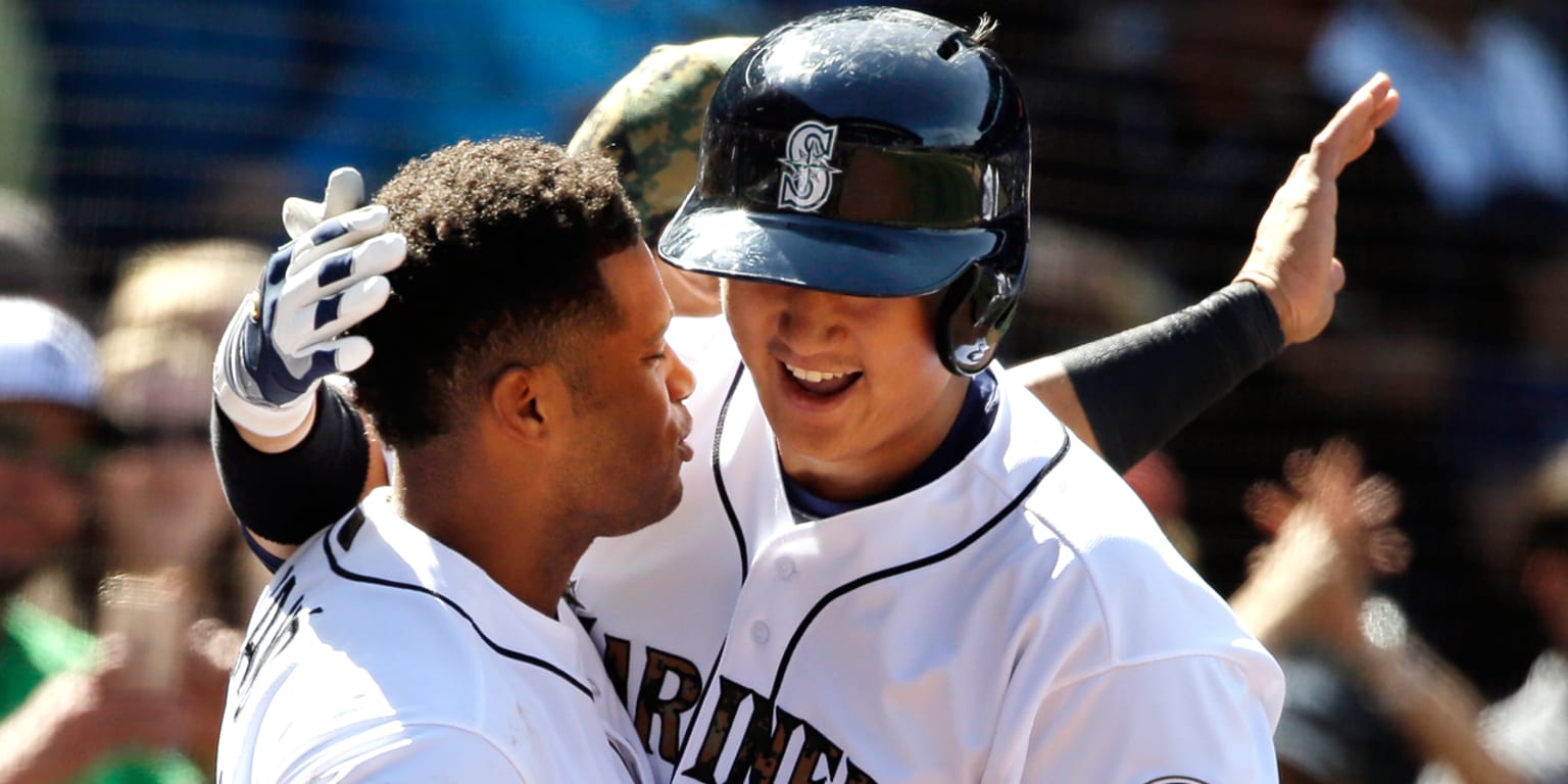 Seager, Lee lead Mariners past Padres