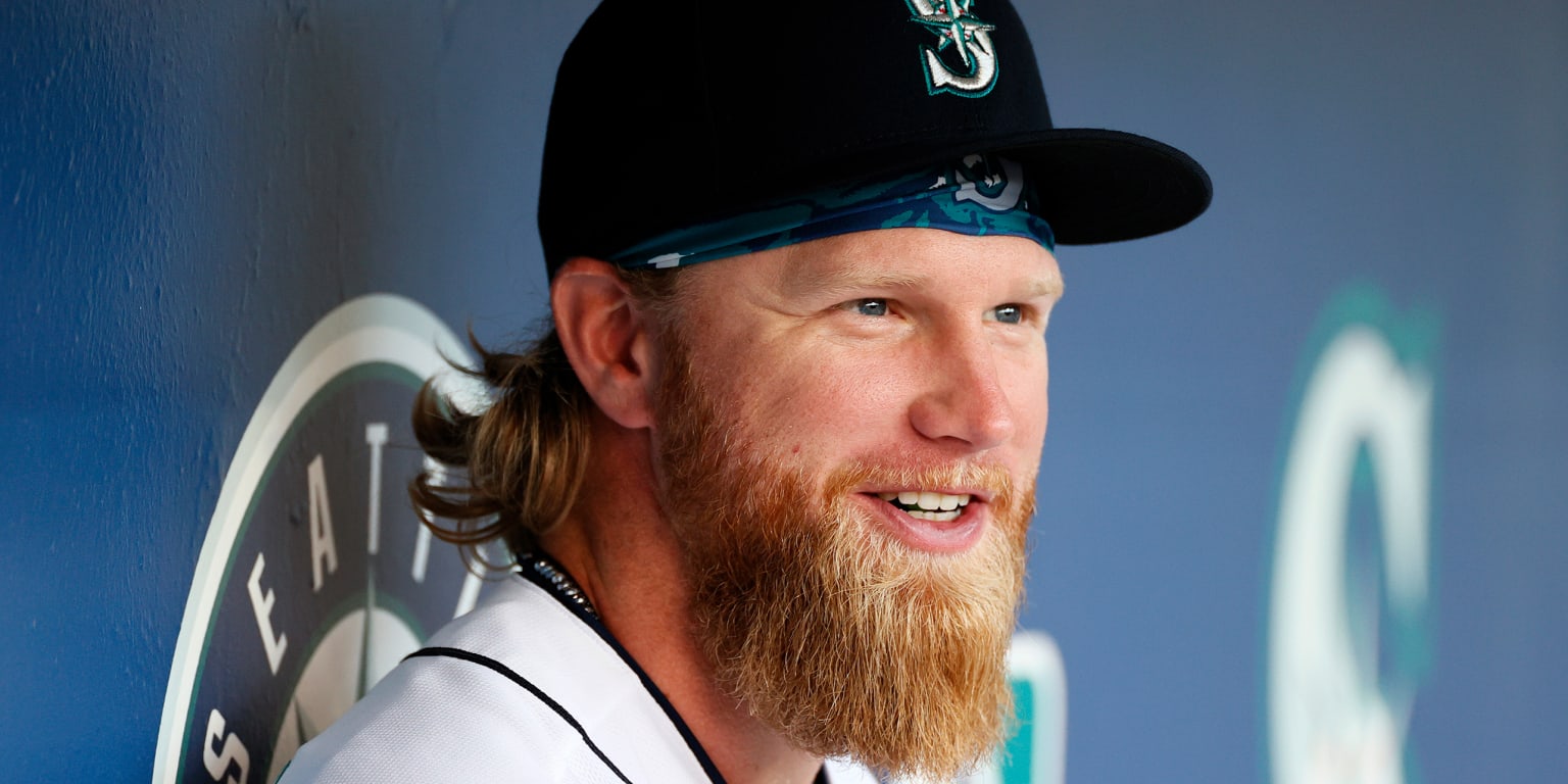 Jake Fraley wins Play of the Week