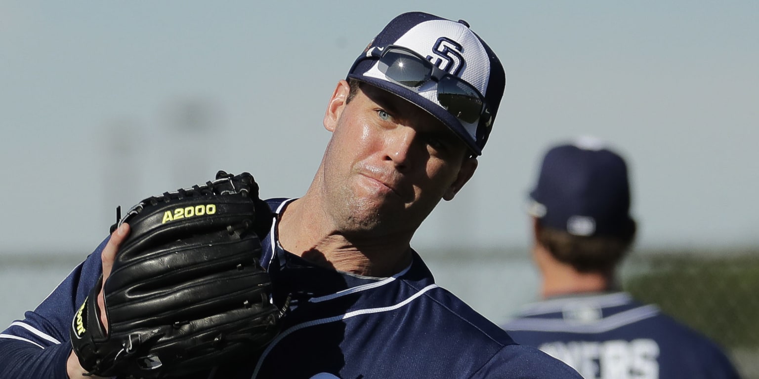 Padres' Richard struggles in loss to Tribe