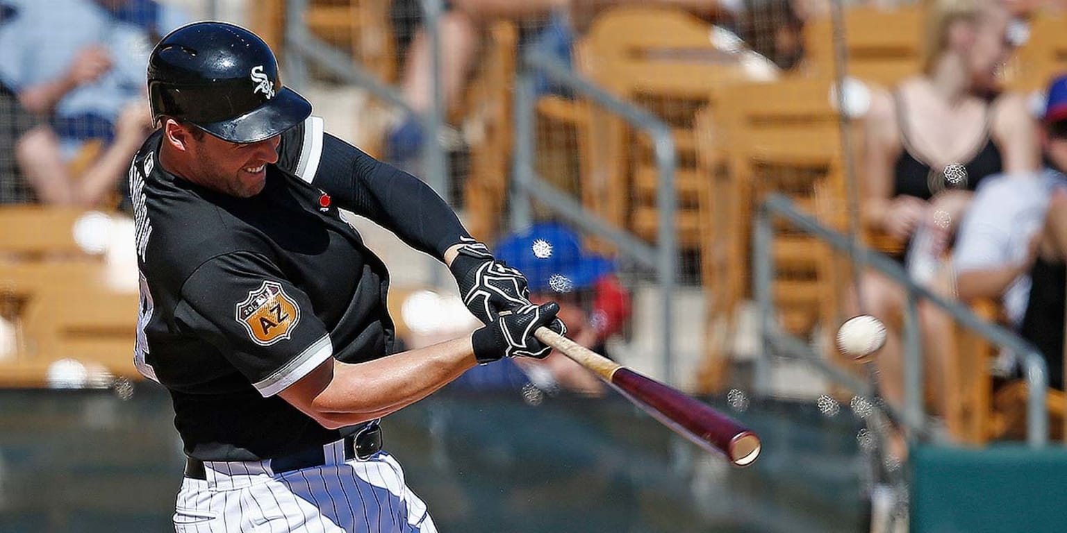 White Sox Matt Davidson relaxes, hits better