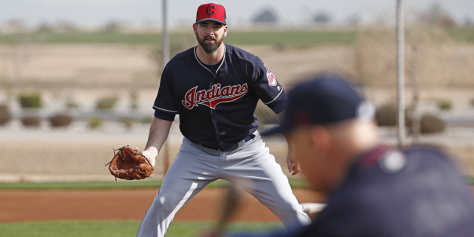 Boone Logan returns to San Antonio with Tribe