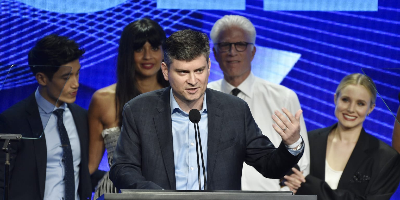 Michael Schur got angry over Aaron Boone home run prank | MLB.com