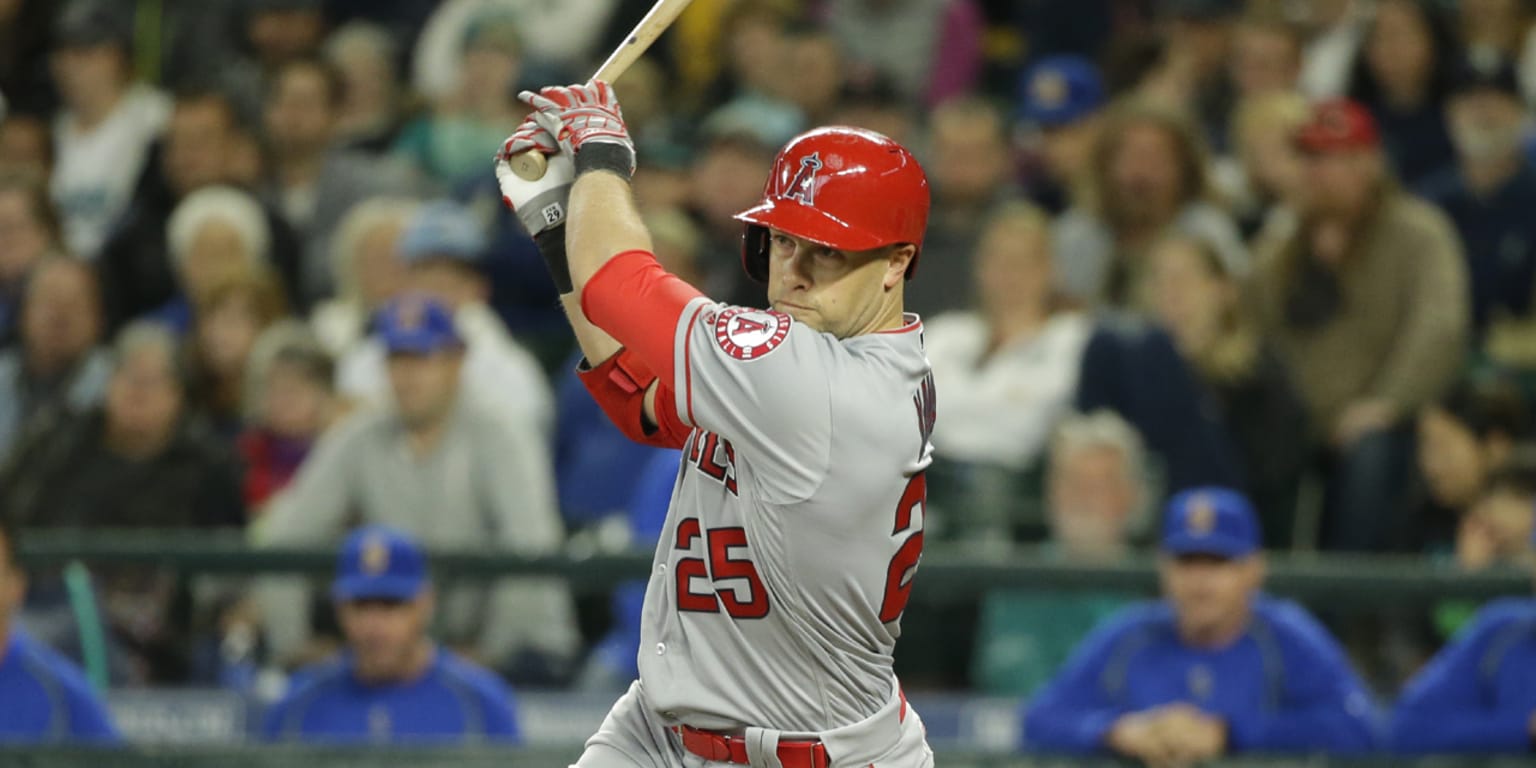 Daniel Nava traded by Angels to Royals