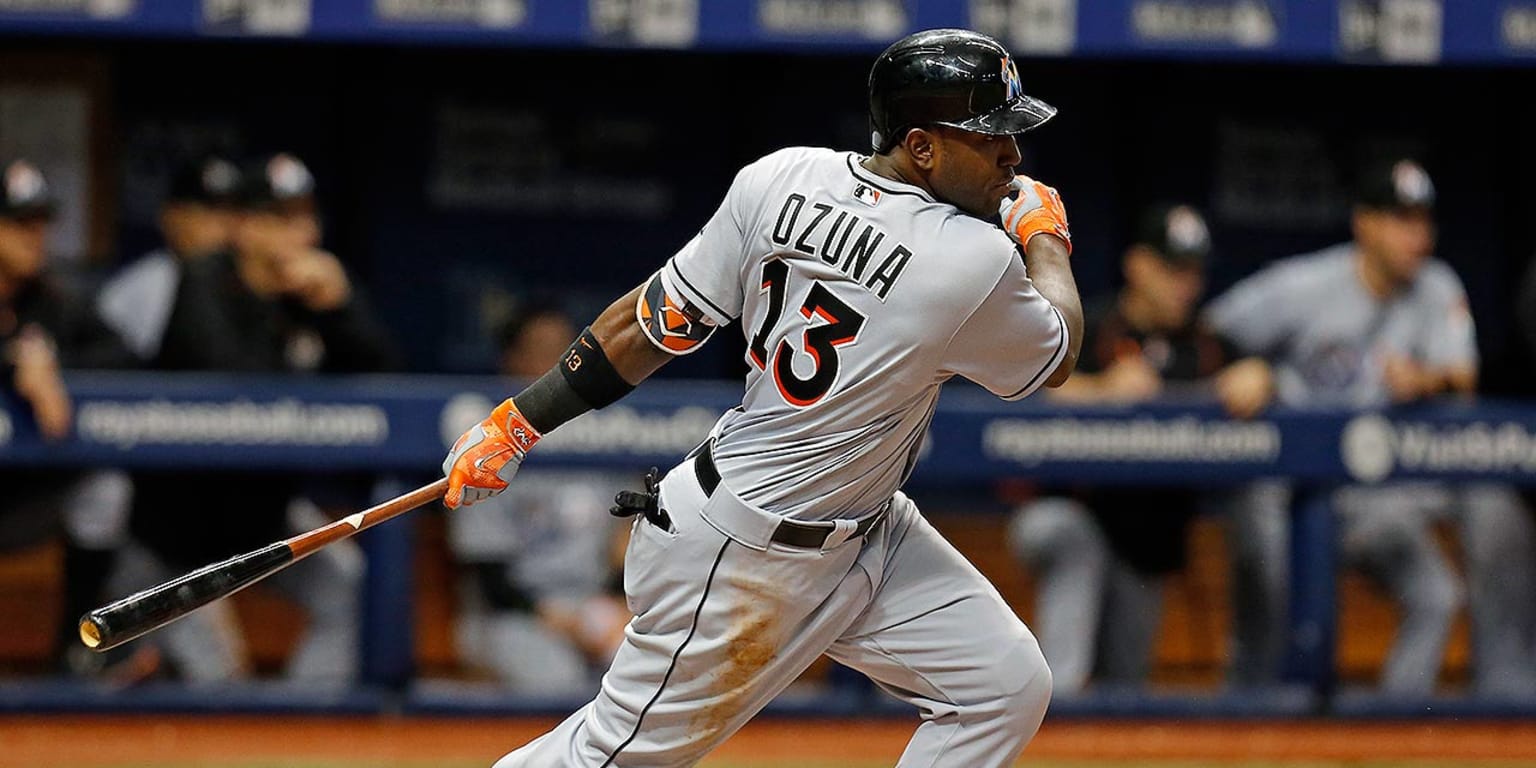 Marcell Ozuna extends on-base streak to 32