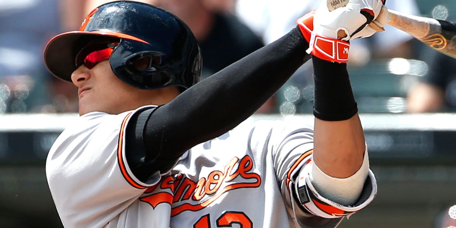 Manny Machado hits 3 homers in first 3 innings