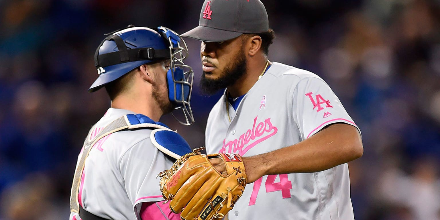 Kenley Jansen gets 11th save in Dodgers' win