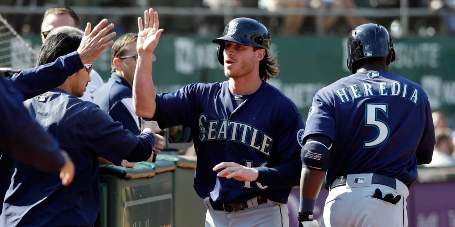 Mariners edge Athletics with 9th-inning rally