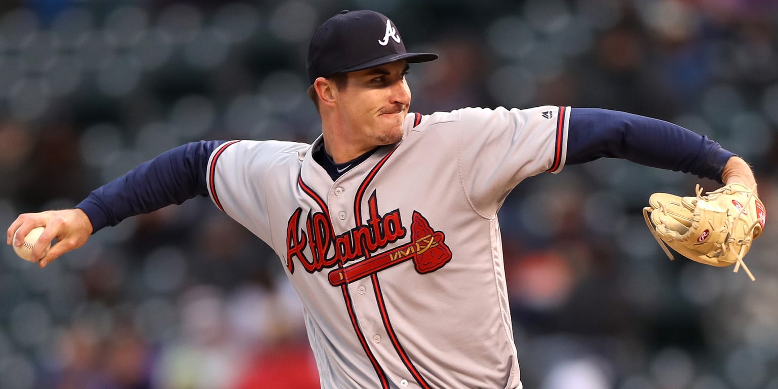 Shane Carle exits with numbness in fingers