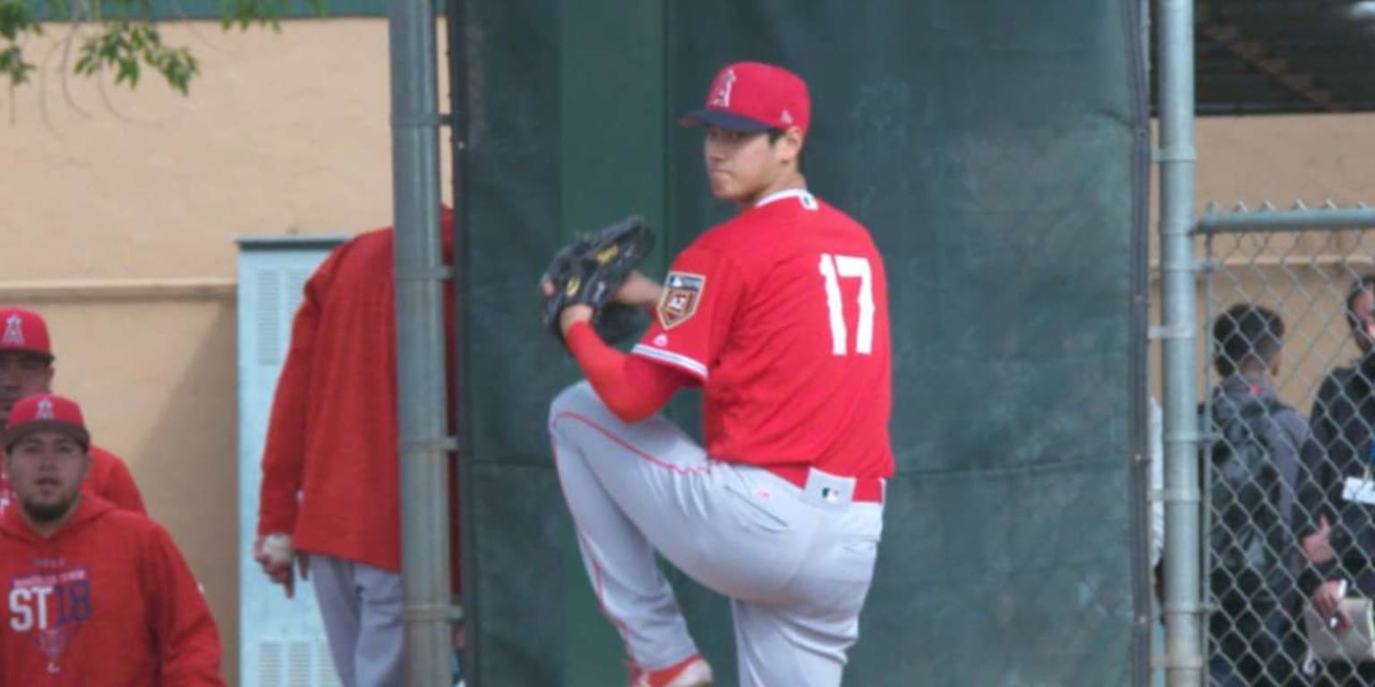 Gather 'round and watch Shohei Ohtani throw his first bullpen session ...