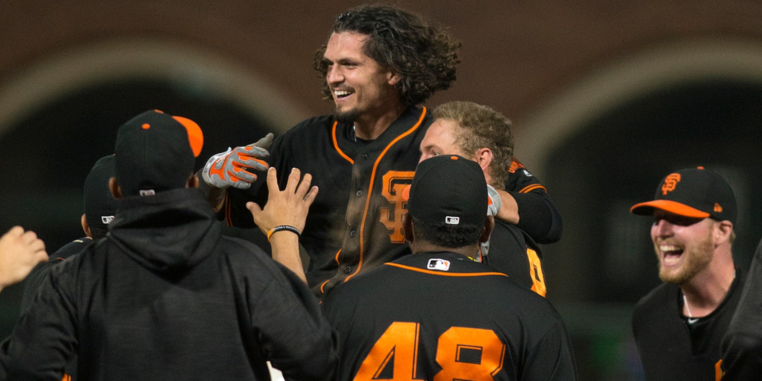 Giants' Jarrett Parker notches walk-off hit