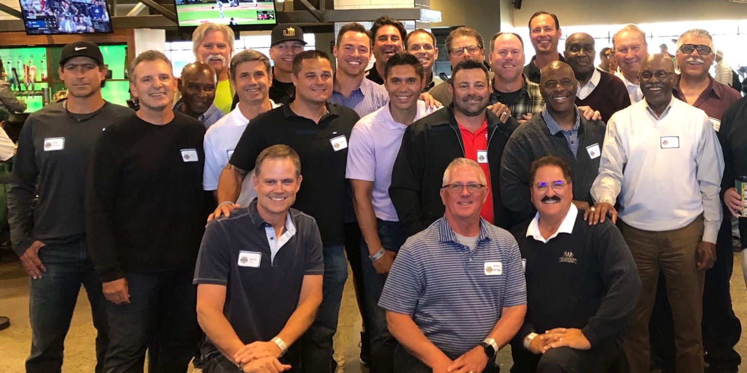 MLB alumni gather in Oakland to share memories, learn about new projects