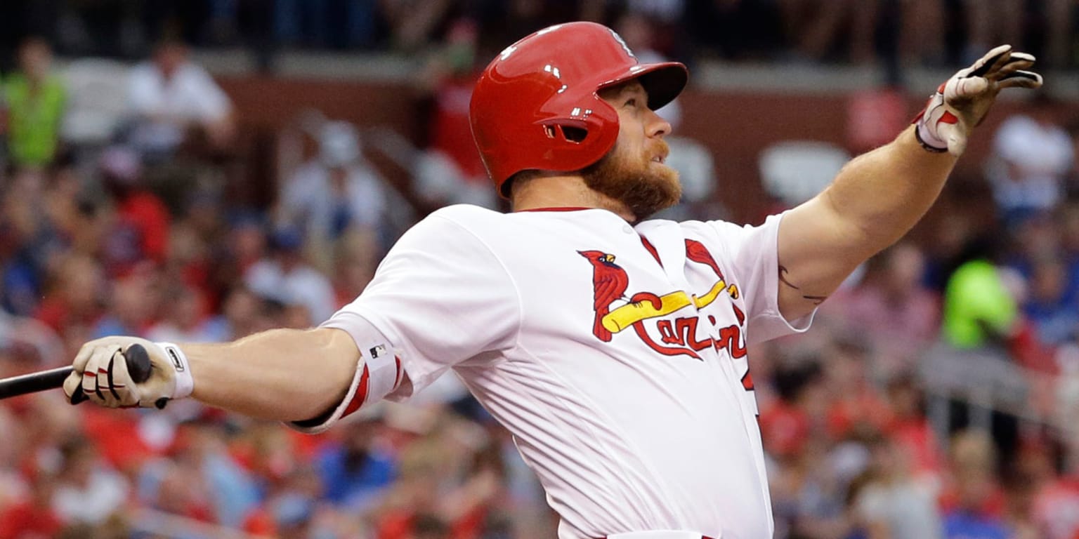 Cardinals interested in re-signing Moss
