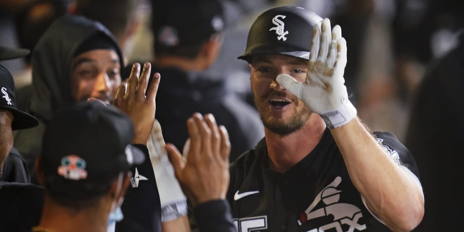 Adam Engel continues hot hitting this spring