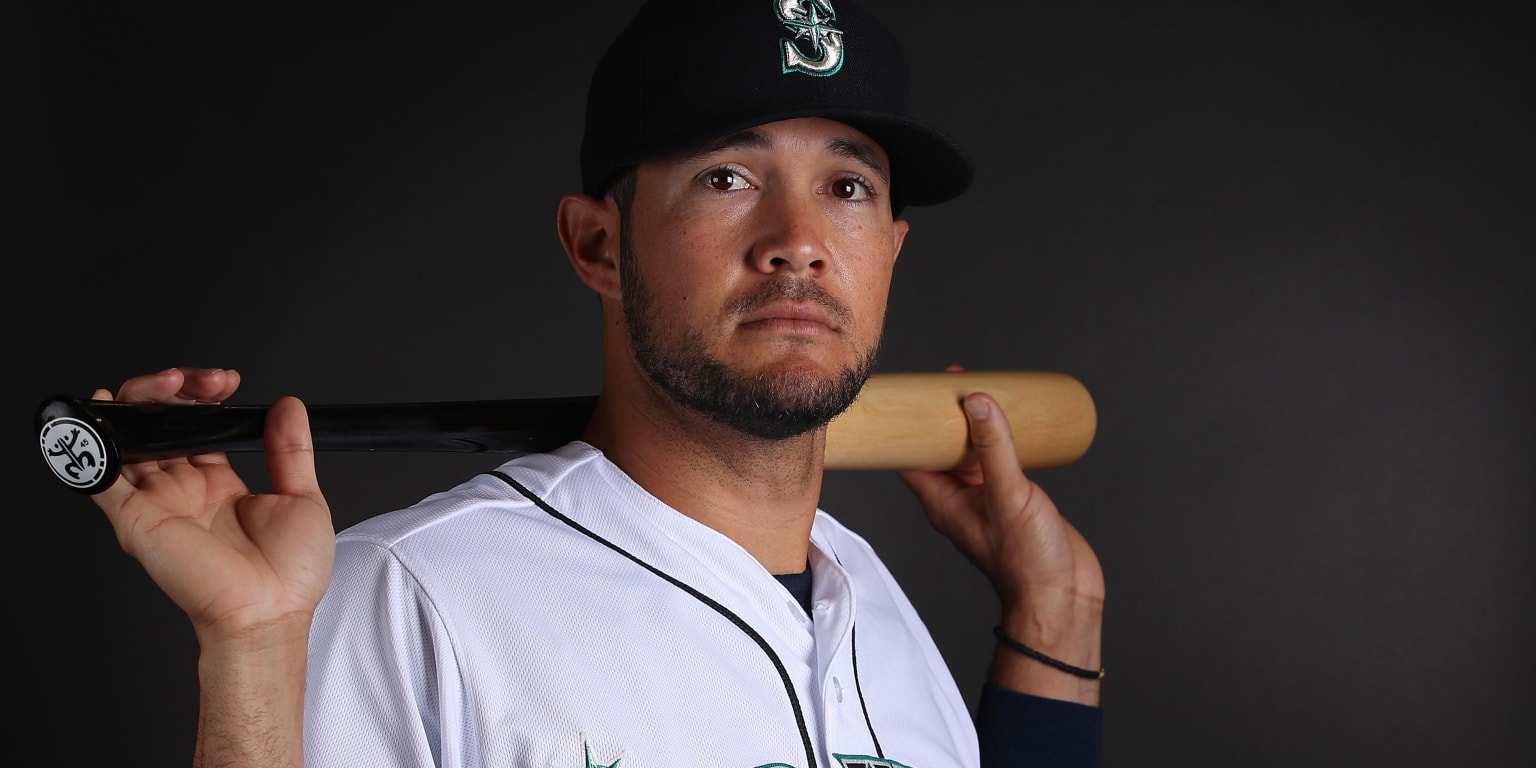 Kristopher Negrón joins Mariners front office