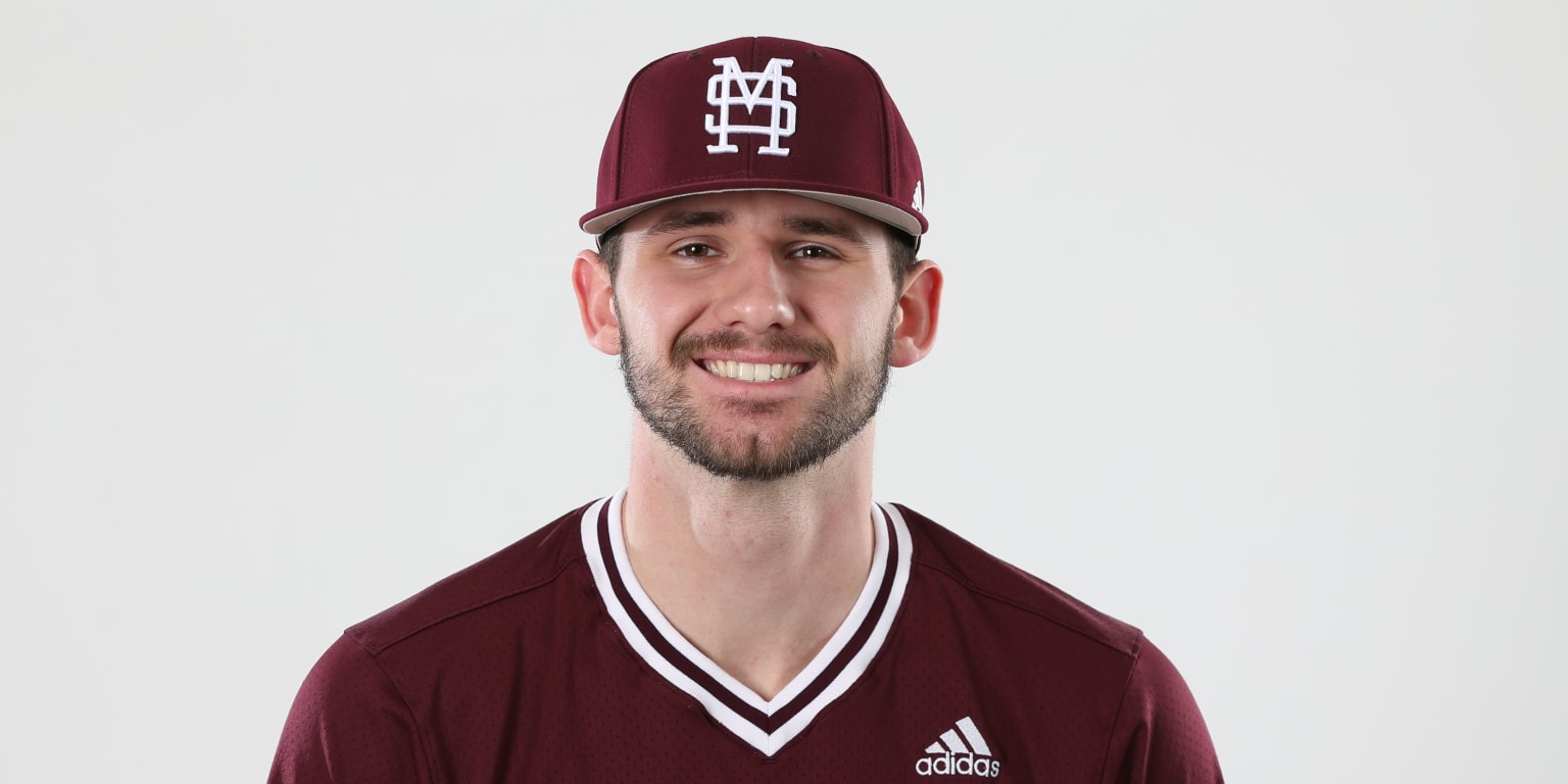 Mississippi State's Ethan Small earns 2019 National Pitcher of the Year ...