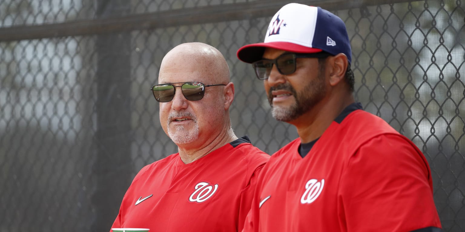 Mike Rizzo hands-on with Nationals