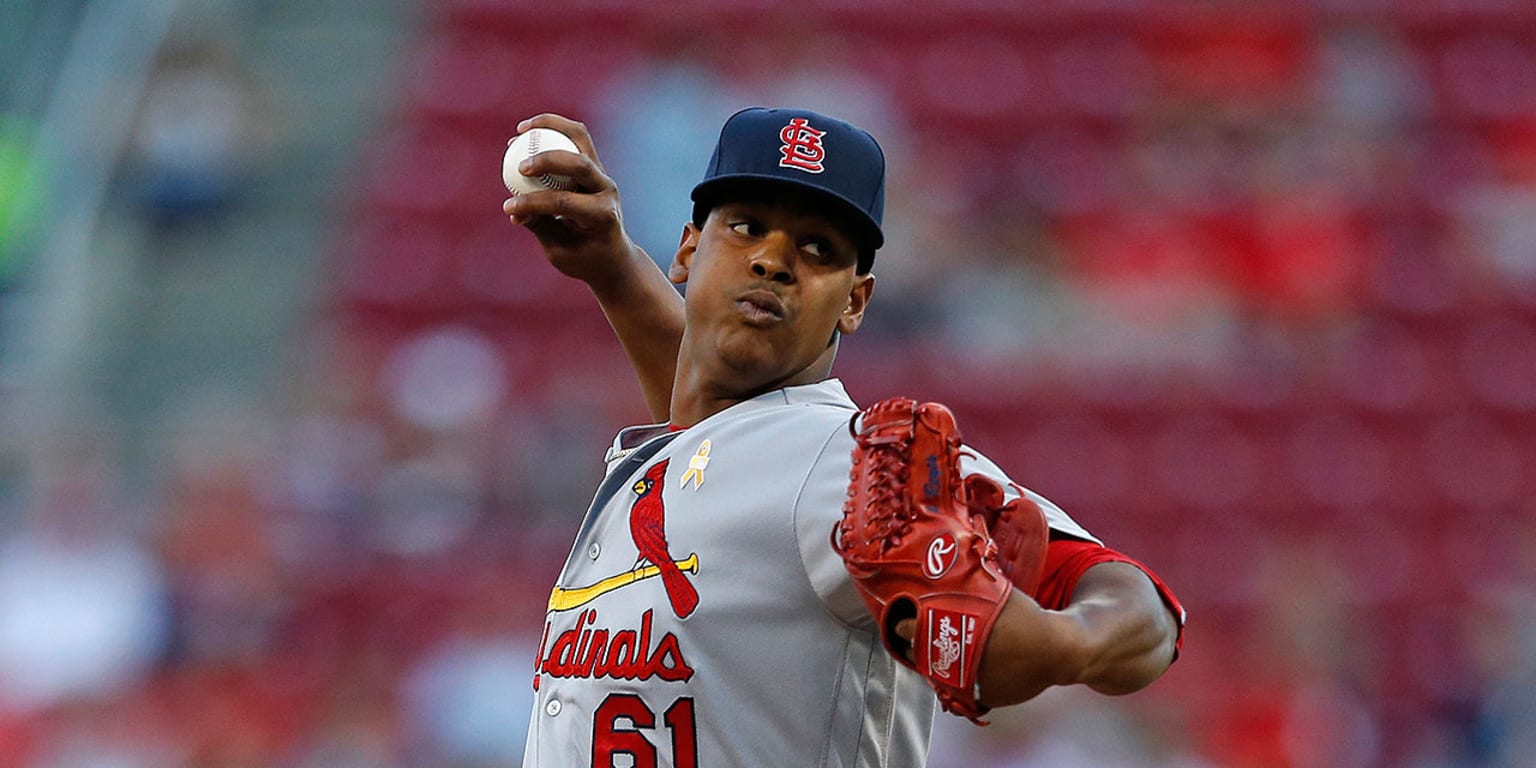 Cardinals prospect Alex Reyes growing in bigs