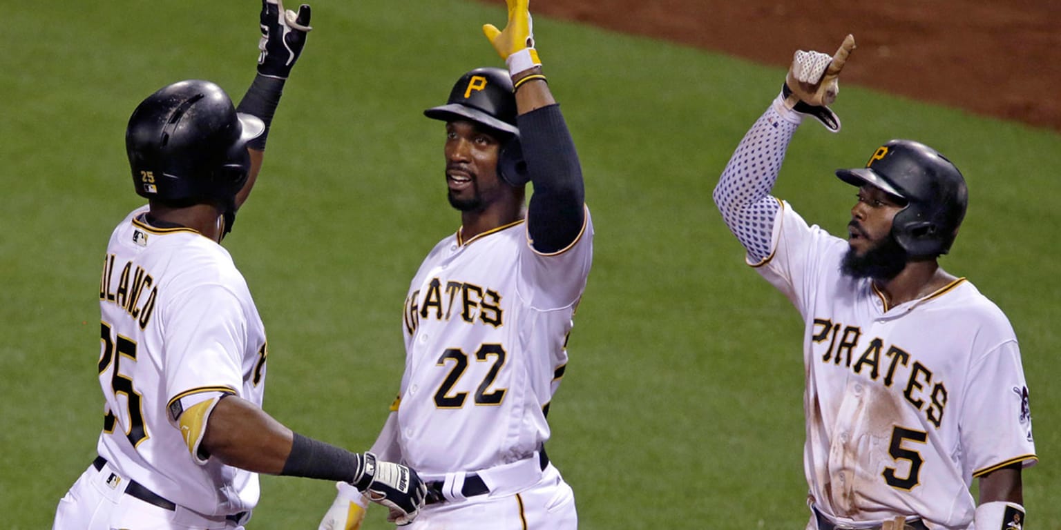 4-run 5th helps Pirates rally past Padres