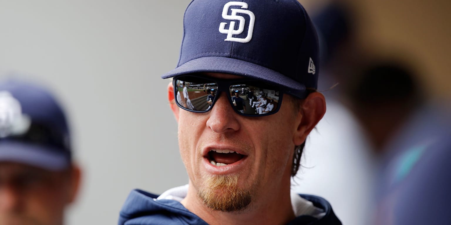 Padres' Jered Weaver progresses toward return