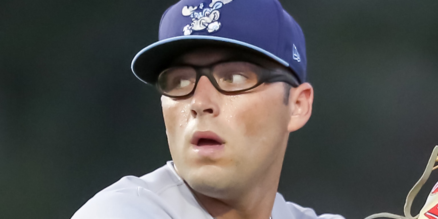 Reds prospect Cody Reed wears glasses on the mound because his mom said ...