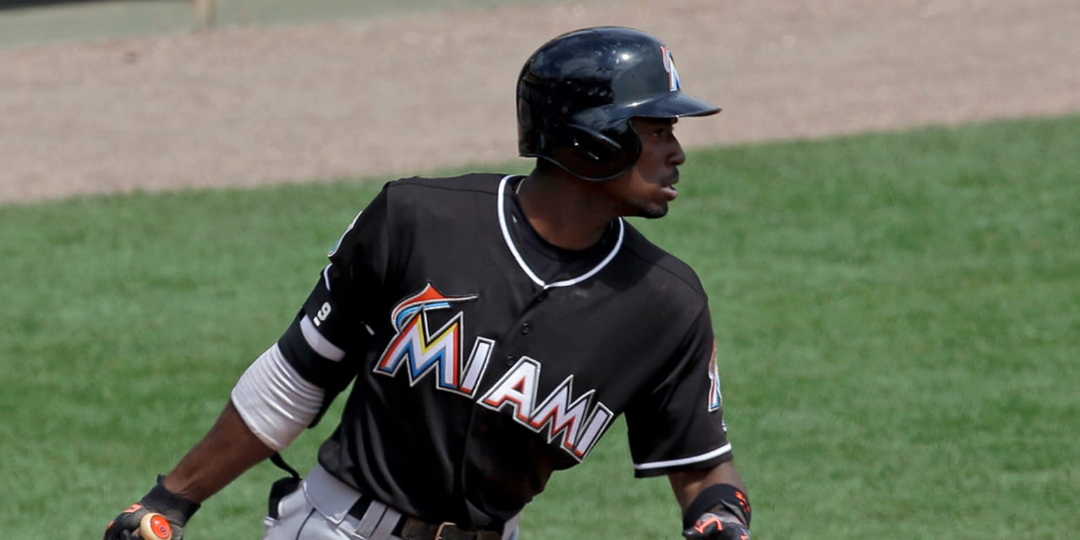 Dee Gordon hits leadoff homer against Braves