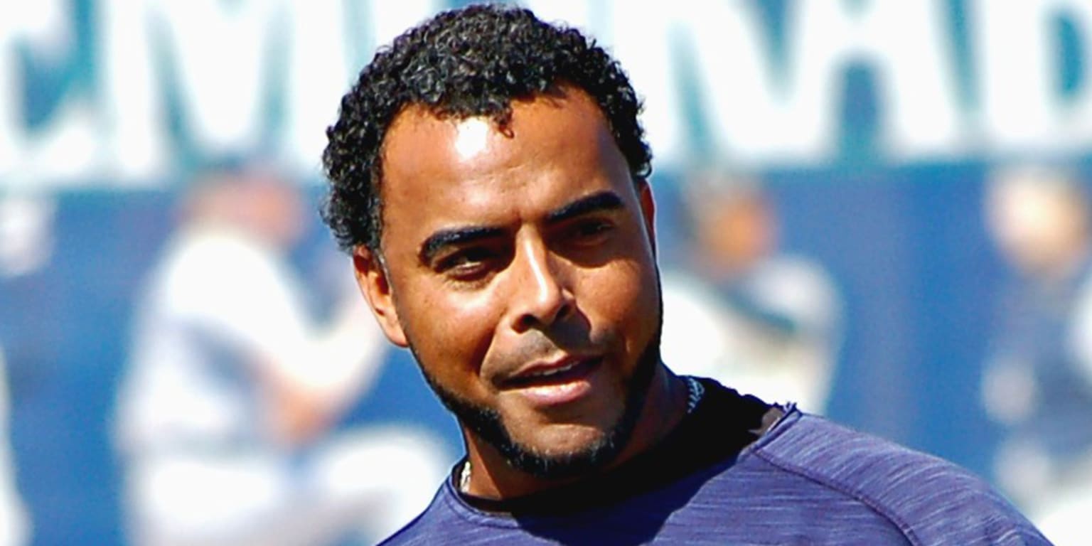 Mariners' Nelson Cruz hits home run in win