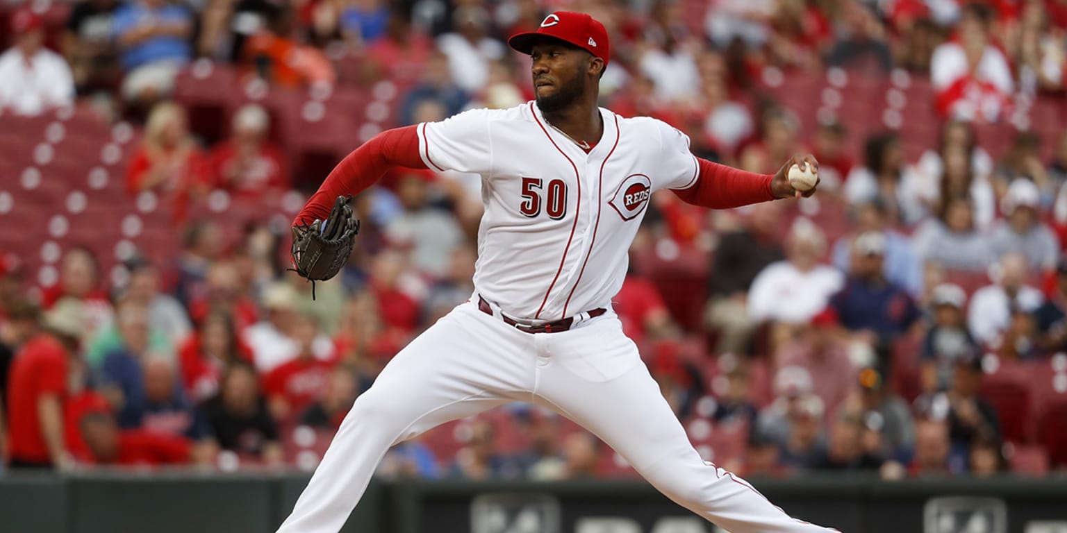 Reds' Amir Garrett shows up to camp early